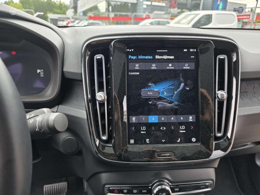 Pelēks Volvo C40 2022 Viļņa, ar dzinēja tilpumu 0.00 L un nobraukumu 50 tūkst. km par 23000 €, foto 31 vietnē AUTOMOTO.COM.LV