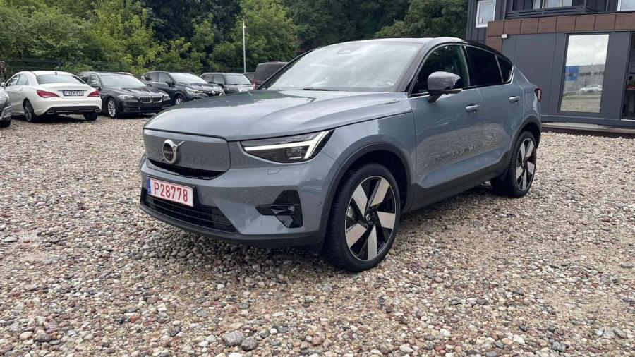 Pelēks Volvo C40 2022 Kauņa, ar dzinēja tilpumu 0.00 L un nobraukumu 110 tūkst. km par 30734 €, foto 1 vietnē AUTOMOTO.COM.LV