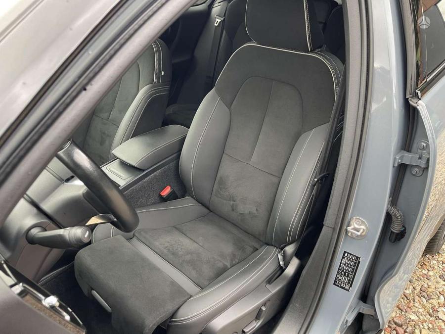 Pelēks Volvo C40 2022 Kauņa, ar dzinēja tilpumu 0.00 L un nobraukumu 110 tūkst. km par 30734 €, foto 9 vietnē AUTOMOTO.COM.LV