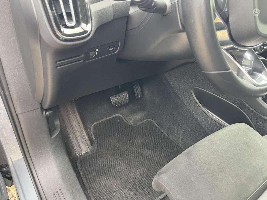 Pelēks Volvo C40 2022 Kauņa, ar dzinēja tilpumu 0.00 L un nobraukumu 110 tūkst. km par 30734 €, foto 12 vietnē AUTOMOTO.COM.LV