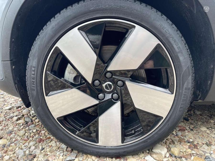 Pelēks Volvo C40 2022 Kauņa, ar dzinēja tilpumu 0.00 L un nobraukumu 110 tūkst. km par 30734 €, foto 13 vietnē AUTOMOTO.COM.LV
