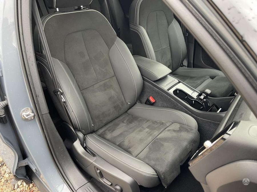 Pelēks Volvo C40 2022 Kauņa, ar dzinēja tilpumu 0.00 L un nobraukumu 110 tūkst. km par 30734 €, foto 14 vietnē AUTOMOTO.COM.LV