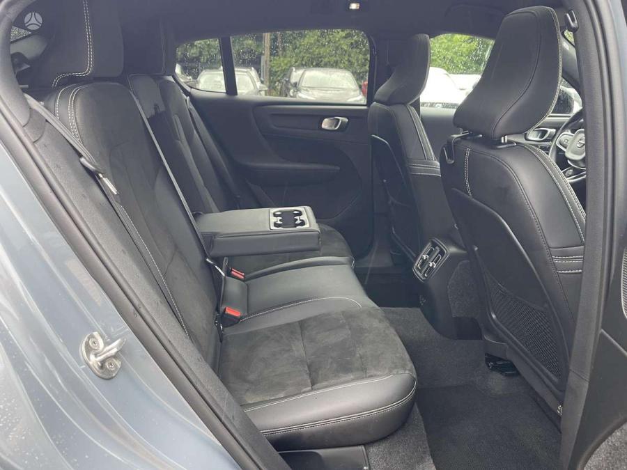 Pelēks Volvo C40 2022 Kauņa, ar dzinēja tilpumu 0.00 L un nobraukumu 110 tūkst. km par 30734 €, foto 15 vietnē AUTOMOTO.COM.LV