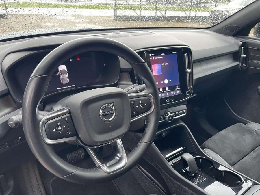 Pelēks Volvo C40 2022 Kauņa, ar dzinēja tilpumu 0.00 L un nobraukumu 110 tūkst. km par 30734 €, foto 16 vietnē AUTOMOTO.COM.LV
