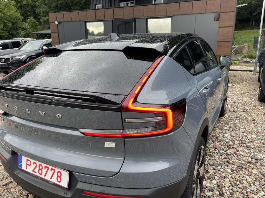 Pelēks Volvo C40 2022 Kauņa, ar dzinēja tilpumu 0.00 L un nobraukumu 110 tūkst. km par 30734 €, foto 34 vietnē AUTOMOTO.COM.LV
