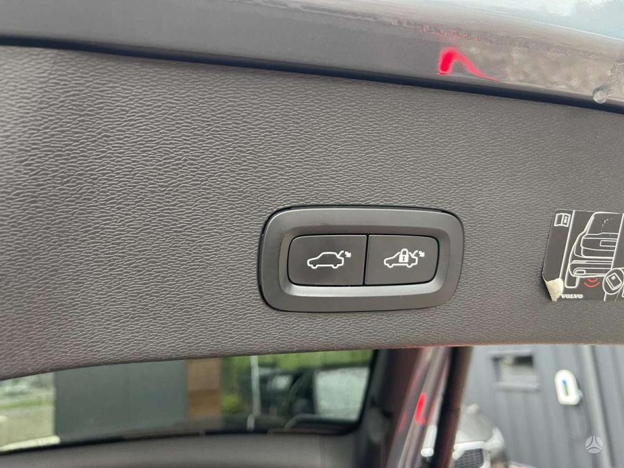 Pelēks Volvo C40 2022 Kauņa, ar dzinēja tilpumu 0.00 L un nobraukumu 110 tūkst. km par 30734 €, foto 37 vietnē AUTOMOTO.COM.LV