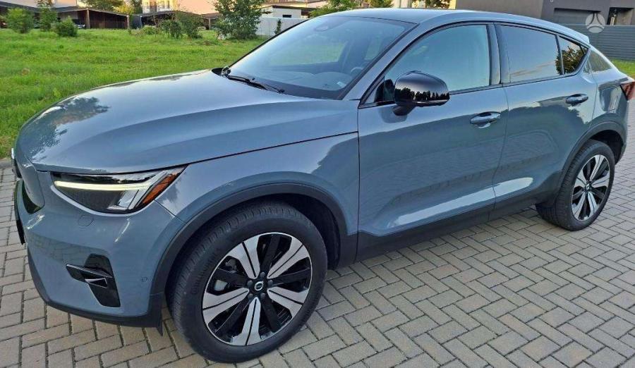 Pelēks Volvo C40 2023 Viļņa, ar dzinēja tilpumu 0.00 L un nobraukumu 44 tūkst. km par 29900 €, foto 1 vietnē AUTOMOTO.COM.LV