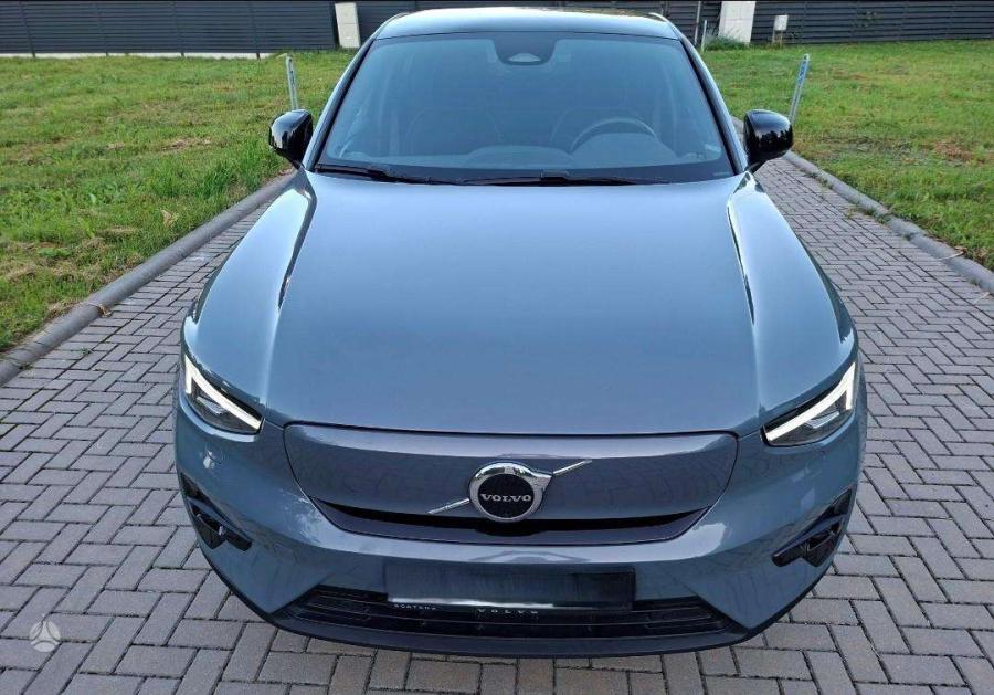 Pelēks Volvo C40 2023 Viļņa, ar dzinēja tilpumu 0.00 L un nobraukumu 44 tūkst. km par 29900 €, foto 4 vietnē AUTOMOTO.COM.LV