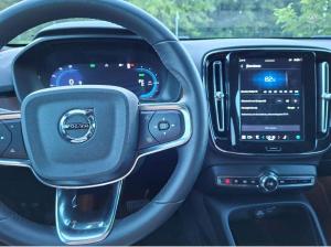 Pelēks Volvo C40 2023 Viļņa, ar dzinēja tilpumu 0.00 L un nobraukumu 44 tūkst. km par 29900 €, foto 10 vietnē AUTOMOTO.COM.LV