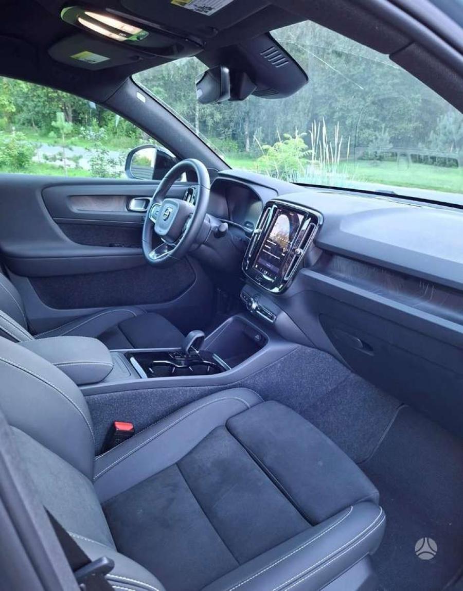Pelēks Volvo C40 2023 Viļņa, ar dzinēja tilpumu 0.00 L un nobraukumu 44 tūkst. km par 29900 €, foto 12 vietnē AUTOMOTO.COM.LV