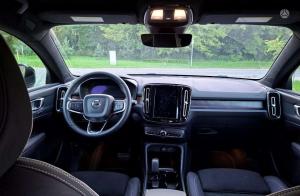 Pelēks Volvo C40 2023 Viļņa, ar dzinēja tilpumu 0.00 L un nobraukumu 44 tūkst. km par 29900 €, foto 13 vietnē AUTOMOTO.COM.LV