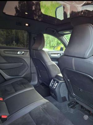 Pelēks Volvo C40 2023 Viļņa, ar dzinēja tilpumu 0.00 L un nobraukumu 44 tūkst. km par 29900 €, foto 15 vietnē AUTOMOTO.COM.LV