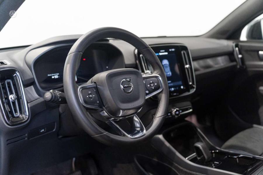 Pelēks Volvo C40 2023 Viļņa, ar dzinēja tilpumu 0.00 L un nobraukumu 49 tūkst. km par 27900 €, foto 15 vietnē AUTOMOTO.COM.LV