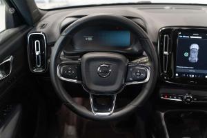 Pelēks Volvo C40 2023 Viļņa, ar dzinēja tilpumu 0.00 L un nobraukumu 49 tūkst. km par 27900 €, foto 23 vietnē AUTOMOTO.COM.LV