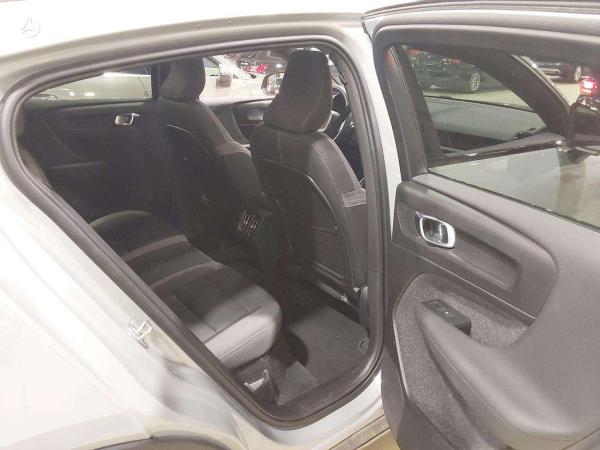 Grey Volvo C40 2024 in Vilnius, with an engine capacity of 0.00 L and mileage of 54 thousand km for 37890 €, photo 8 on AUTOMOTO.COM.LV