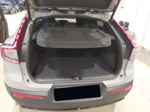 Pelēks Volvo C40 2024 Viļņa, ar dzinēja tilpumu 0.00 L un nobraukumu 54 tūkst. km par 37890 €, foto 10 vietnē AUTOMOTO.COM.LV