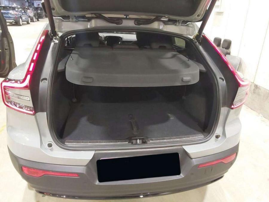 Pelēks Volvo C40 2024 Viļņa, ar dzinēja tilpumu 0.00 L un nobraukumu 54 tūkst. km par 37890 €, foto 10 vietnē AUTOMOTO.COM.LV