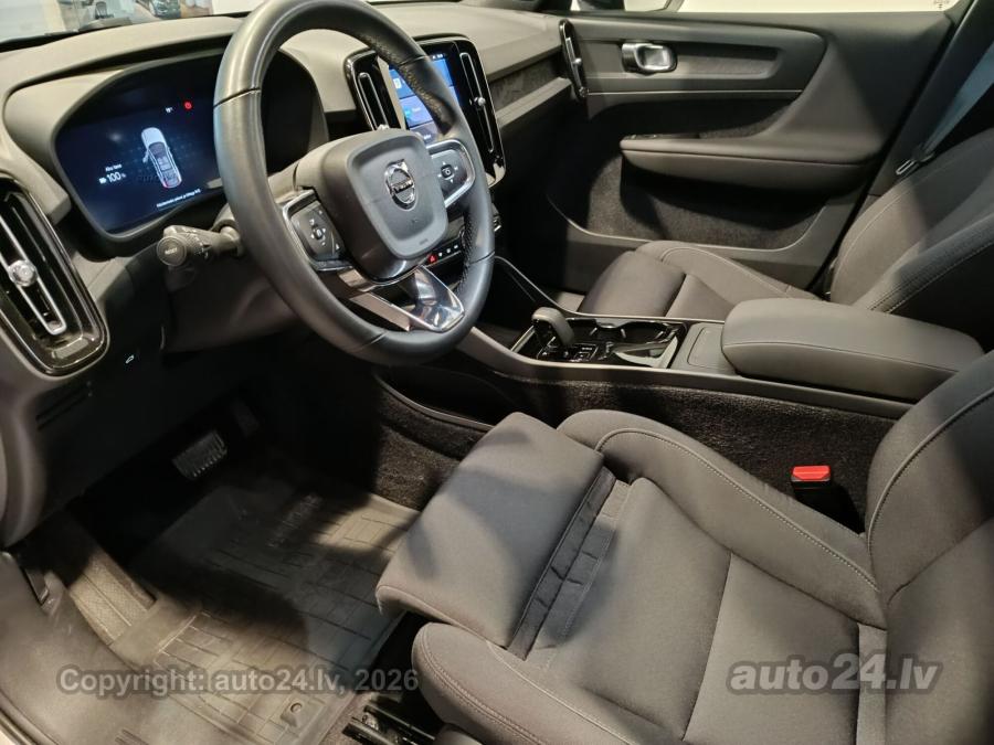 Pelēks Volvo C40 2022 Tallina, ar dzinēja tilpumu 0.00 L un nobraukumu 41 tūkst. km par 33990 €, foto 7 vietnē AUTOMOTO.COM.LV