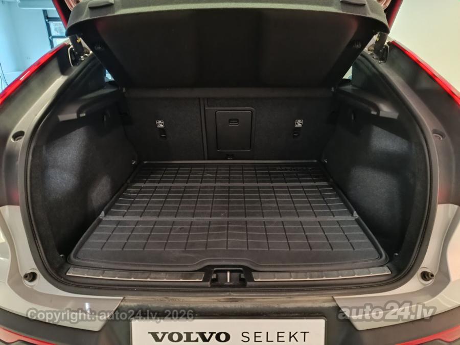 Pelēks Volvo C40 2022 Tallina, ar dzinēja tilpumu 0.00 L un nobraukumu 41 tūkst. km par 33990 €, foto 11 vietnē AUTOMOTO.COM.LV