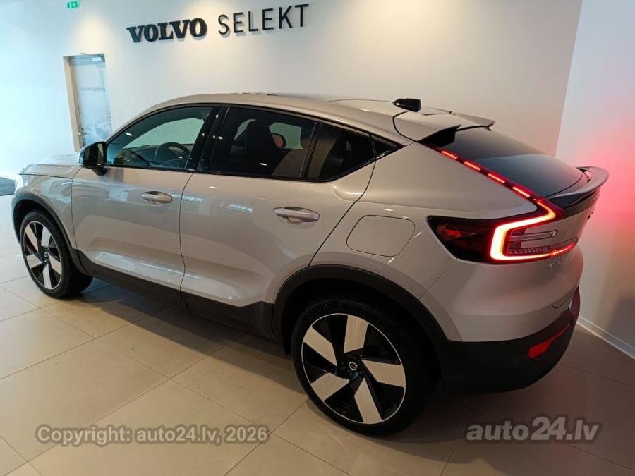 Pelēks Volvo C40 2023 Tallina, ar dzinēja tilpumu 0.00 L un nobraukumu 49 tūkst. km par 41990 €, foto 2 vietnē AUTOMOTO.COM.LV