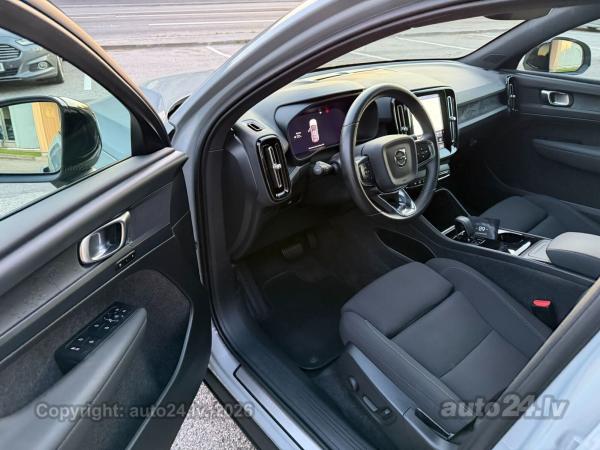 Pelēks Volvo C40 2023 Pērnava, ar dzinēja tilpumu 0.00 L un nobraukumu 53 tūkst. km par 29900 €, foto 9 vietnē AUTOMOTO.COM.LV