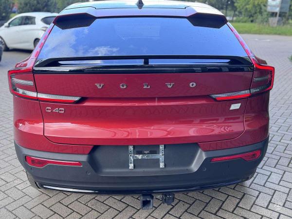 Volvo C40 2023 TelÅ”iai vietnÄ Sarkans Volvo C40 2023 TelÅ”iai, ar dzinÄja tilpumu 0.00 L un nobraukumu 46 tÅ«kst. km par 26200 ā¬, foto 7 vietnÄ AUTOMOTO.COM.LV