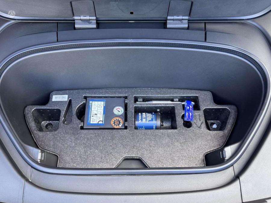 Sarkans Volvo C40 2023 Telšiai, ar dzinēja tilpumu 0.00 L un nobraukumu 46 tūkst. km par 26200 €, foto 14 vietnē AUTOMOTO.COM.LV