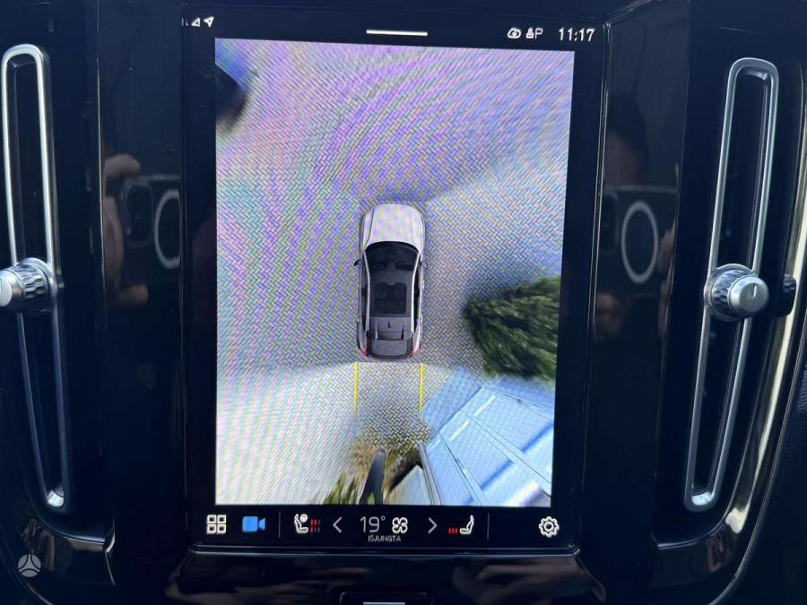 Sarkans Volvo C40 2023 Telšiai, ar dzinēja tilpumu 0.00 L un nobraukumu 46 tūkst. km par 26200 €, foto 19 vietnē AUTOMOTO.COM.LV