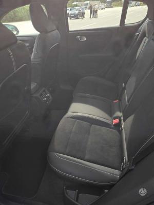 White Volvo C40 2022 in Siauliai, with an engine capacity of 0.00 L and mileage of 23 thousand km for 30100 €, photo 10 on AUTOMOTO.COM.LV