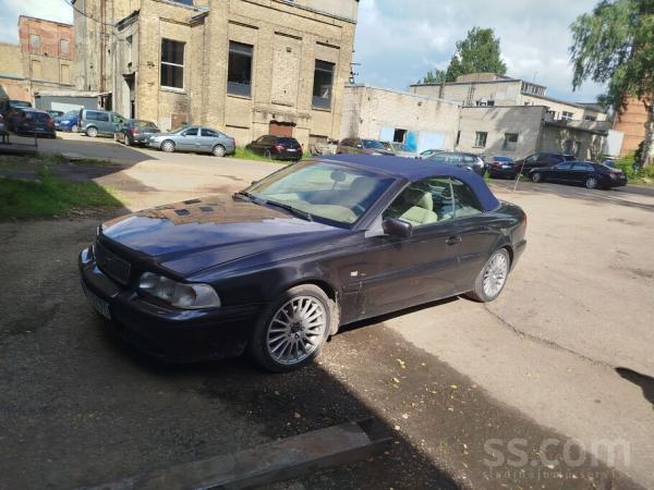 Melns Volvo C70 2001 Rīga, ar dzinēja tilpumu 2.00 L un nobraukumu 205 tūkst. km par 2900 €, foto 3 vietnē AUTOMOTO.COM.LV