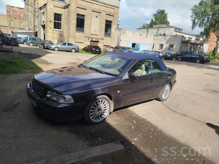 Melns Volvo C70 2001 Rīga, ar dzinēja tilpumu 2.00 L un nobraukumu 205 tūkst. km par 2900 €, foto 4 vietnē AUTOMOTO.COM.LV