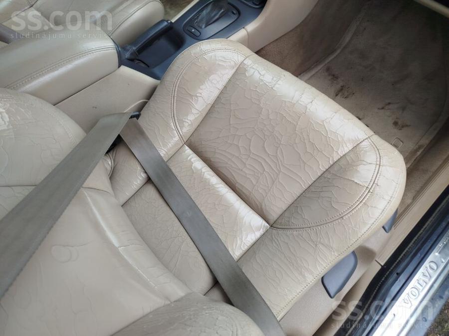 Melns Volvo C70 2001 Rīga, ar dzinēja tilpumu 2.00 L un nobraukumu 205 tūkst. km par 2900 €, foto 7 vietnē AUTOMOTO.COM.LV