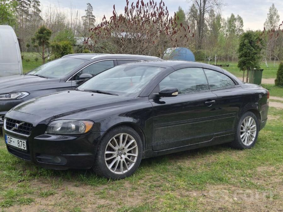 Melns Volvo C70 2006 Ogre, ar dzinēja tilpumu 2.50 L un nobraukumu 280 tūkst. km par 3000 €, foto 1 vietnē AUTOMOTO.COM.LV