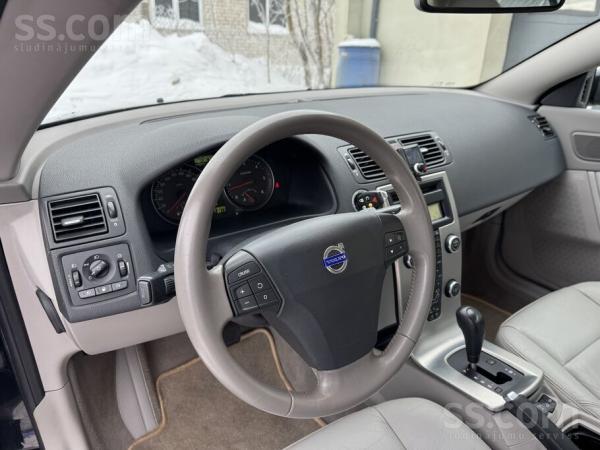 Melns Volvo C70 2007 Talsi, ar dzinēja tilpumu 2.40 L un nobraukumu 270 tūkst. km par 3500 €, foto 8 vietnē AUTOMOTO.COM.LV