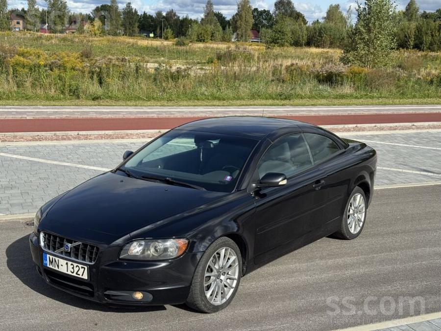 Black Volvo C70 2007 in Jelgava, with an engine capacity of 2.40 L and mileage of 278 thousand km for 4500 €, photo 1 on AUTOMOTO.COM.LV