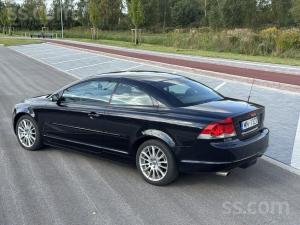 Black Volvo C70 2007 in Jelgava, with an engine capacity of 2.40 L and mileage of 278 thousand km for 4500 €, photo 5 on AUTOMOTO.COM.LV