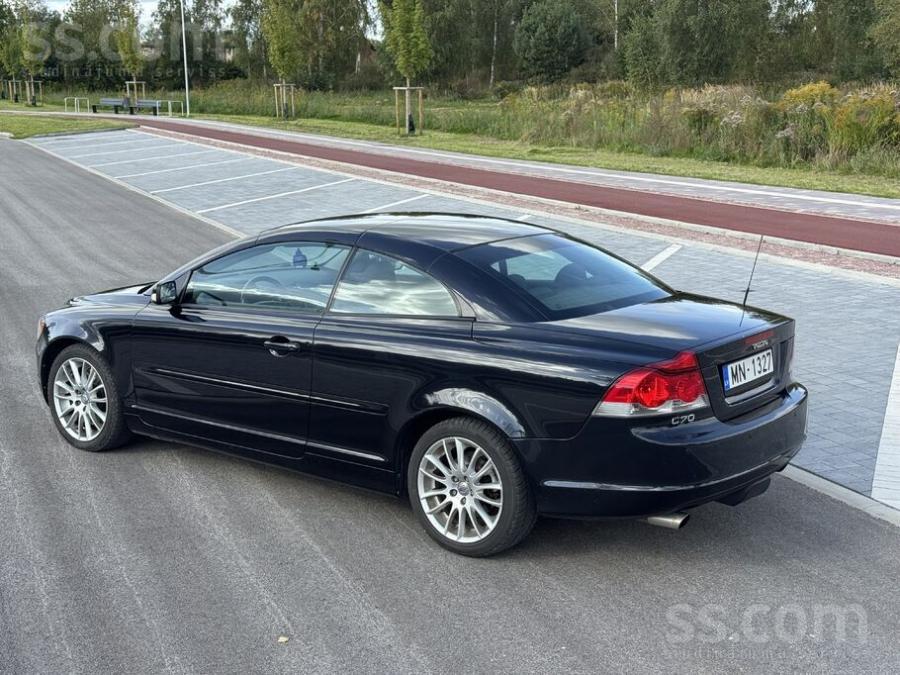 Black Volvo C70 2007 in Jelgava, with an engine capacity of 2.40 L and mileage of 278 thousand km for 4500 €, photo 5 on AUTOMOTO.COM.LV