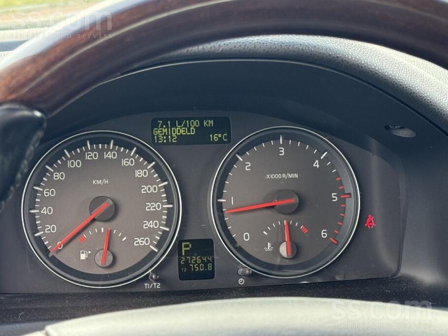 Black Volvo C70 2007 in Jelgava, with an engine capacity of 2.40 L and mileage of 278 thousand km for 4500 €, photo 12 on AUTOMOTO.COM.LV