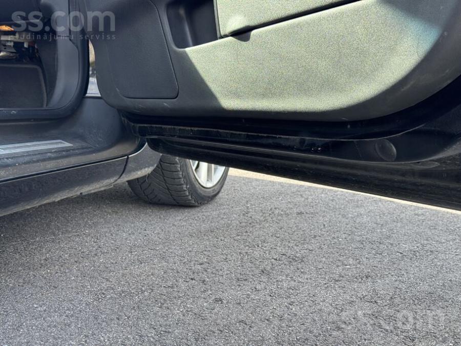 Black Volvo C70 2007 in Jelgava, with an engine capacity of 2.40 L and mileage of 278 thousand km for 4500 €, photo 17 on AUTOMOTO.COM.LV