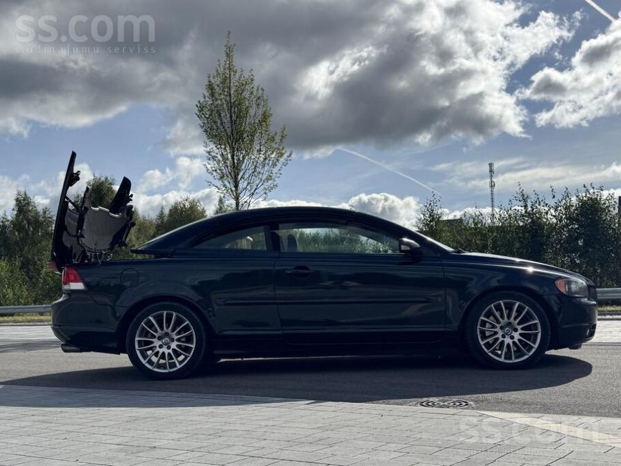 Black Volvo C70 2007 in Jelgava, with an engine capacity of 2.40 L and mileage of 278 thousand km for 4500 €, photo 18 on AUTOMOTO.COM.LV