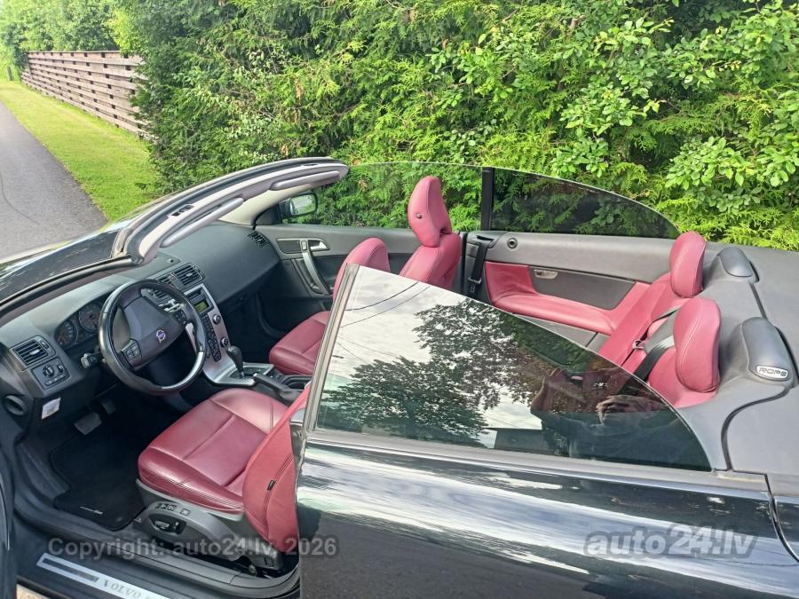 Melns Volvo C70 2007 Paide, ar dzinēja tilpumu 2.40 L un nobraukumu 204 tūkst. km par 6800 €, foto 10 vietnē AUTOMOTO.COM.LV