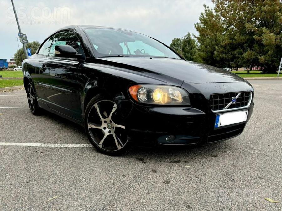 Melns Volvo C70 2007 Ogre, ar dzinēja tilpumu 2.40 L un nobraukumu 258 tūkst. km par 4300 €, foto 1 vietnē AUTOMOTO.COM.LV