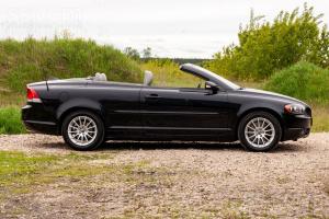 Melns Volvo C70 2007 Rīga, ar dzinēja tilpumu 2.40 L un nobraukumu 258 tūkst. km par 4995 €, foto 16 vietnē AUTOMOTO.COM.LV