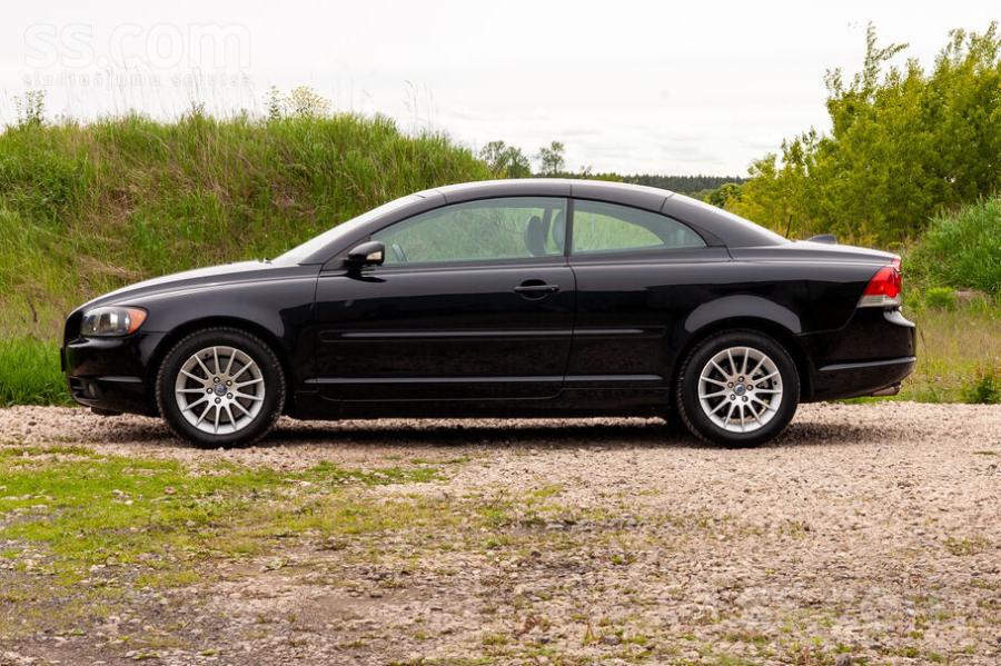 Melns Volvo C70 2007 Rīga, ar dzinēja tilpumu 2.40 L un nobraukumu 258 tūkst. km par 4995 €, foto 19 vietnē AUTOMOTO.COM.LV
