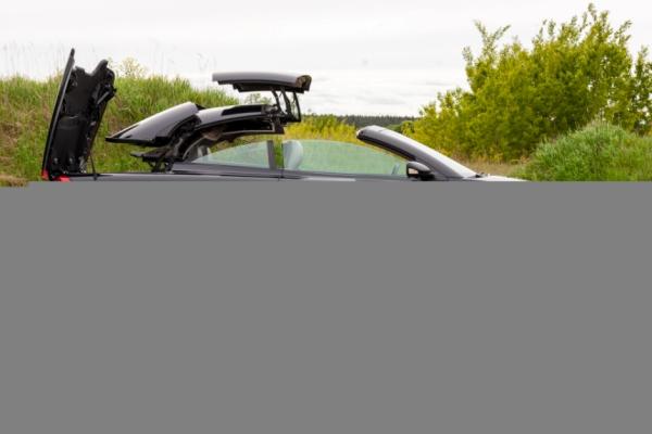 Black Volvo C70 2007 in Riga, with an engine capacity of 2.40 L and mileage of 258 thousand km for 5995 €, photo 5 on AUTOMOTO.COM.LV