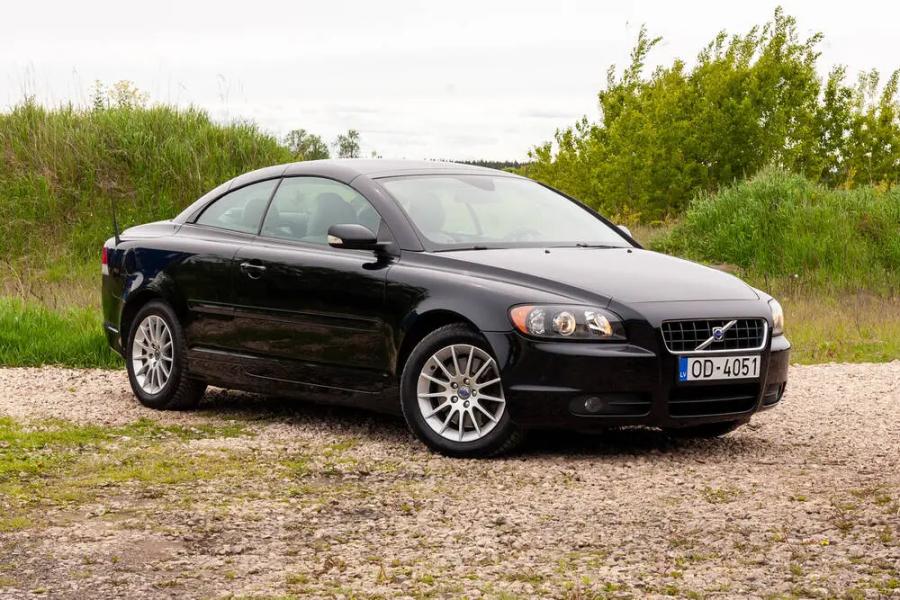 Melns Volvo C70 2007 Rīga, ar dzinēja tilpumu 2.40 L un nobraukumu 258 tūkst. km par 4995 €, foto 4 vietnē AUTOMOTO.COM.LV