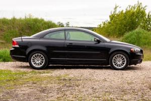 Melns Volvo C70 2007 Rīga, ar dzinēja tilpumu 2.40 L un nobraukumu 258 tūkst. km par 4995 €, foto 5 vietnē AUTOMOTO.COM.LV