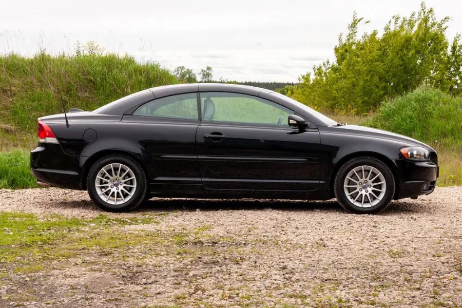 Melns Volvo C70 2007 Rīga, ar dzinēja tilpumu 2.40 L un nobraukumu 258 tūkst. km par 4995 €, foto 5 vietnē AUTOMOTO.COM.LV