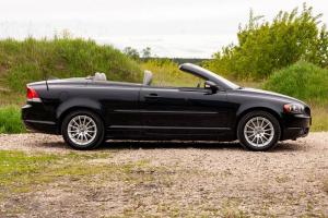 Melns Volvo C70 2007 Rīga, ar dzinēja tilpumu 2.40 L un nobraukumu 258 tūkst. km par 4995 €, foto 7 vietnē AUTOMOTO.COM.LV