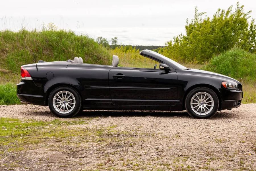 Melns Volvo C70 2007 Rīga, ar dzinēja tilpumu 2.40 L un nobraukumu 258 tūkst. km par 4995 €, foto 7 vietnē AUTOMOTO.COM.LV